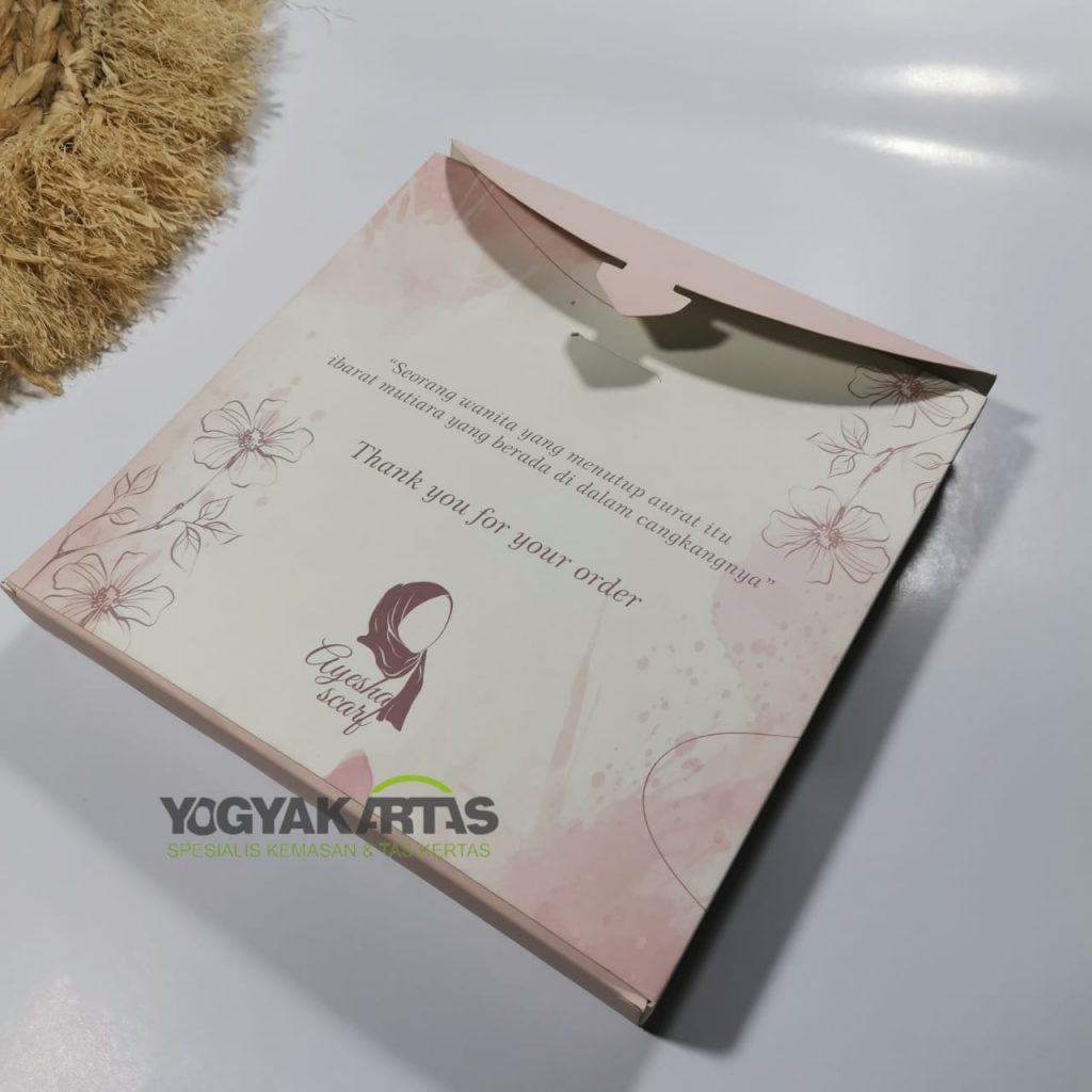 Kemasan Hijab Simple Dengan Finishing Laminasi Doff